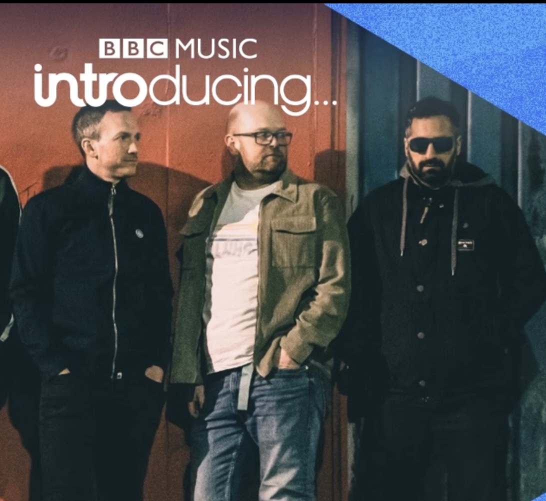 THE MEASE – T H E S O N G B I R D