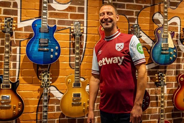 THE RIFLES – LOVE YOUR NEIGHBOUR – ALBUM RELEASE – T H E S O N G B I R D