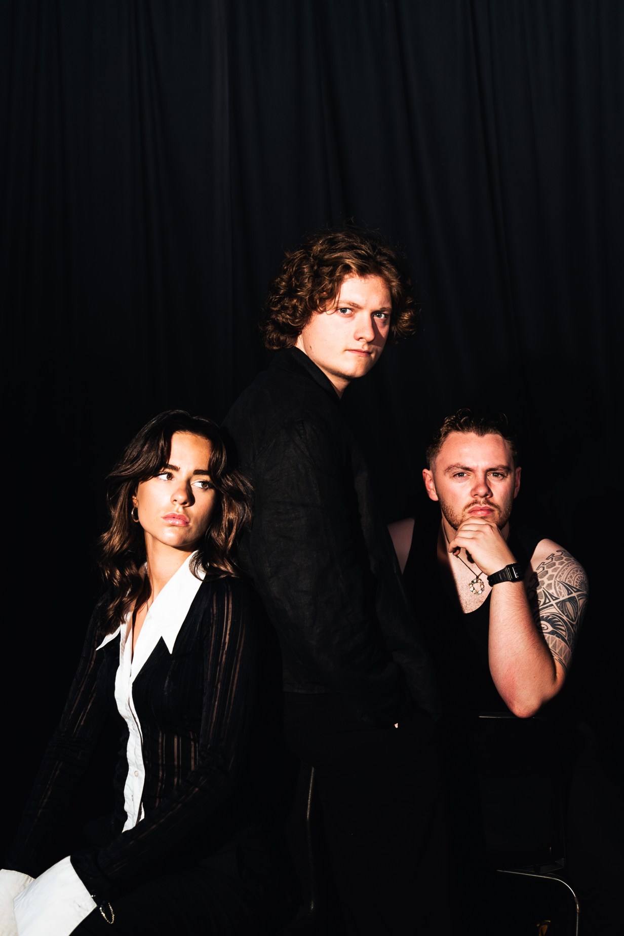 SEB LOWE ANNOUNCES HEADLINE TOUR – T H E S O N G B I R D